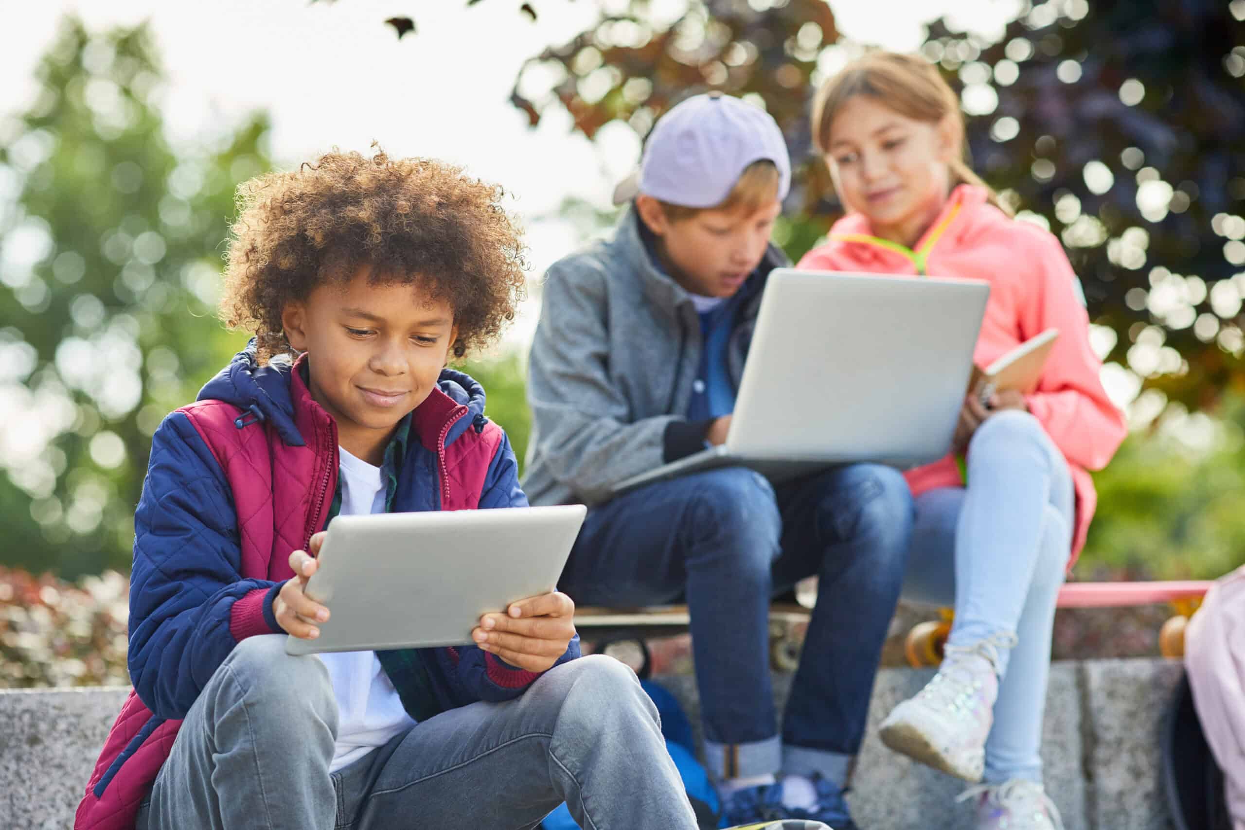 Balancing Screen Time & Wellbeing: How to Build Healthy Digital Habits ...